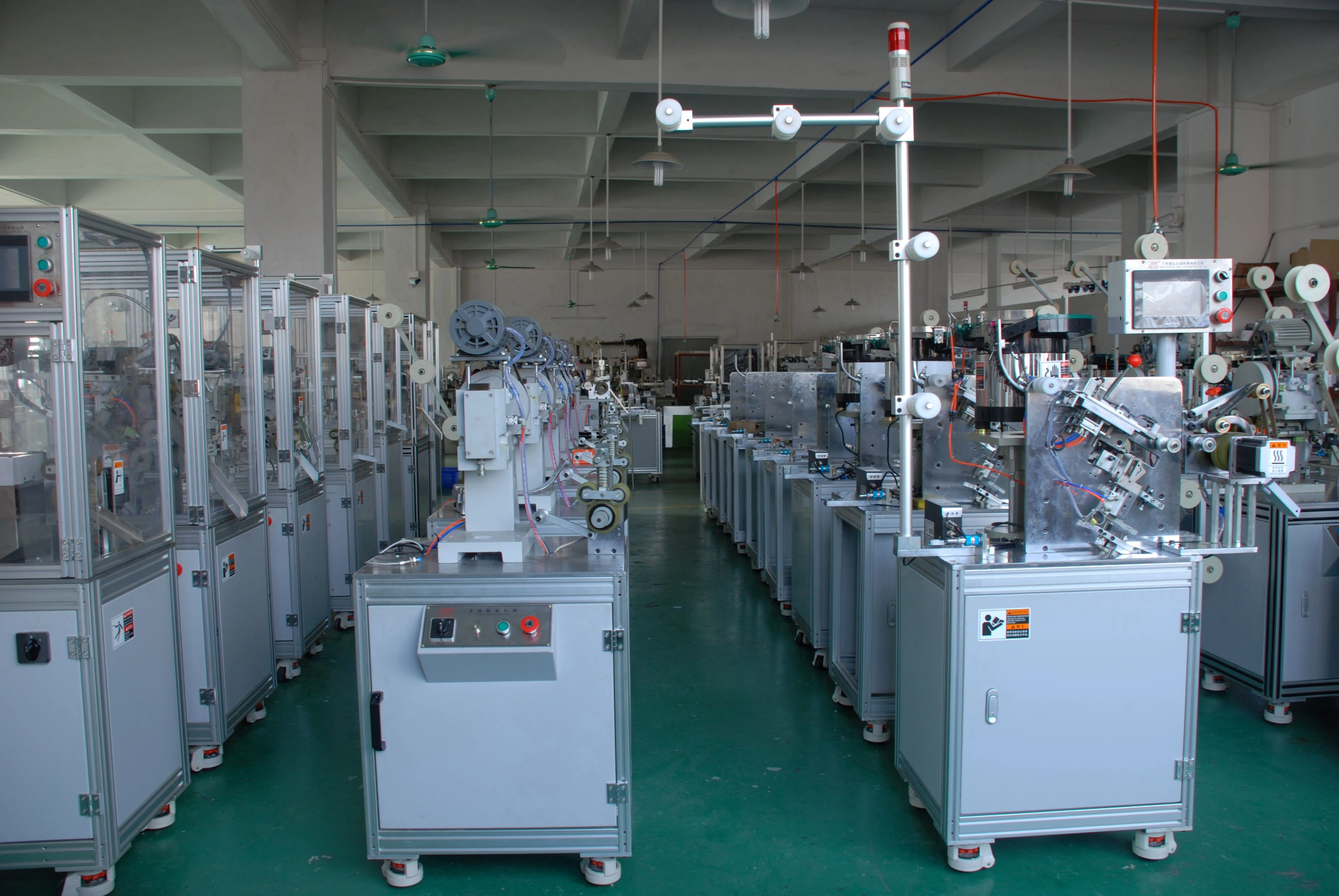 QLQ-SMCM Automatic Zipper Slider Mounting & Cutting Machine